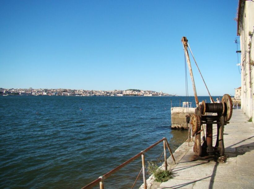 Lisbons South Side, River Tejo & 3-Hour Walking Tour - Perfectly Balanced Exploration of Lisbon’s South Side