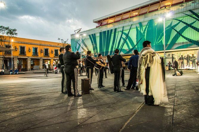 Live a Mexican Night in Plaza de los Mariachis - Introduction to Plaza Garibaldi