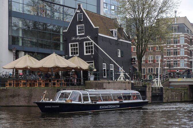 Live Guided Amsterdam Canal Cruise Sightseeing - Exploring the UNESCO-listed Canals
