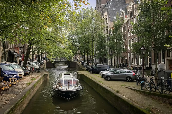 Live Guided Amsterdam Canal Cruise Sightseeing - Enhancing the Historical Context With Audio Commentary