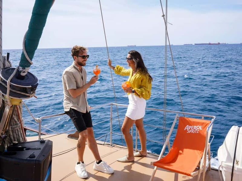 Live Music & Sunset Wooden Boat in Barcelona - Practical Details