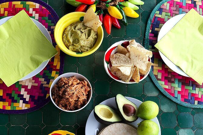 Live Noche de Muertos at Xochimilco: Dinner and local beers - Who Should Consider This Tour?