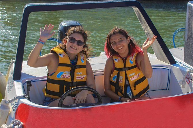 Live the experience of driving an Speedboat & Snorkel in CANCUN - An In-Depth Look at the Cancun Speedboat & Snorkel Experience