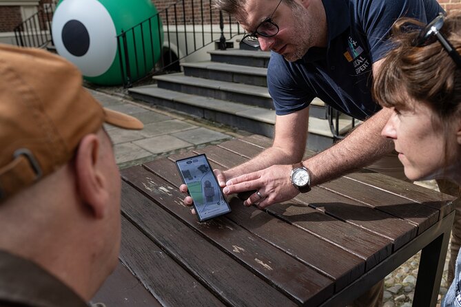 Liverpool: Beatles and Cavern Quarter Walking Tours - Audio Commentary in Multiple Languages