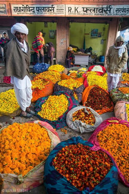 Local breakfast + Flower market + Pink city tour - Key Points