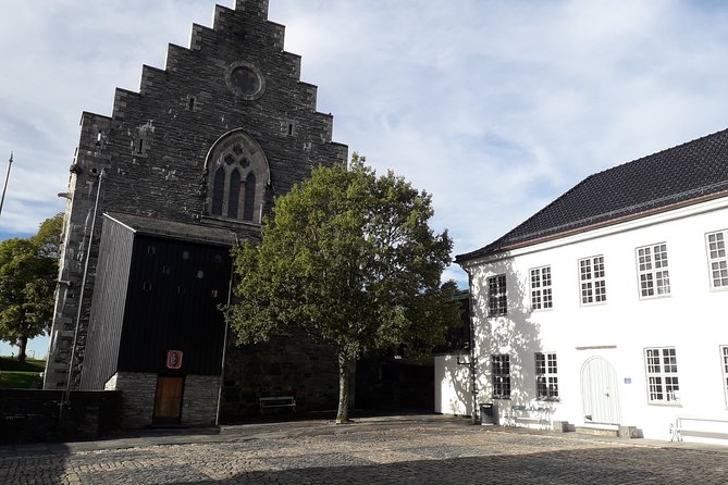 Local food tasting & Excursion with a city view from the top 4pax - FAQ