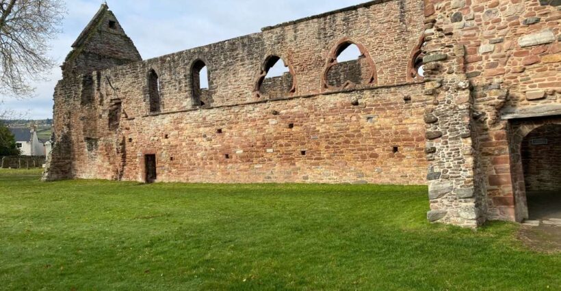 LOCH NESS, INVERNESS, CLAVA CAIRNS & MORE FROM INVERGORDON - Clava Cairns: Prehistoric Mysteries (20 minutes)