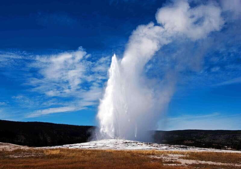 Lodging at Old Faithful Yellowstone&Grand Teton 5-Day Tour - Key Points