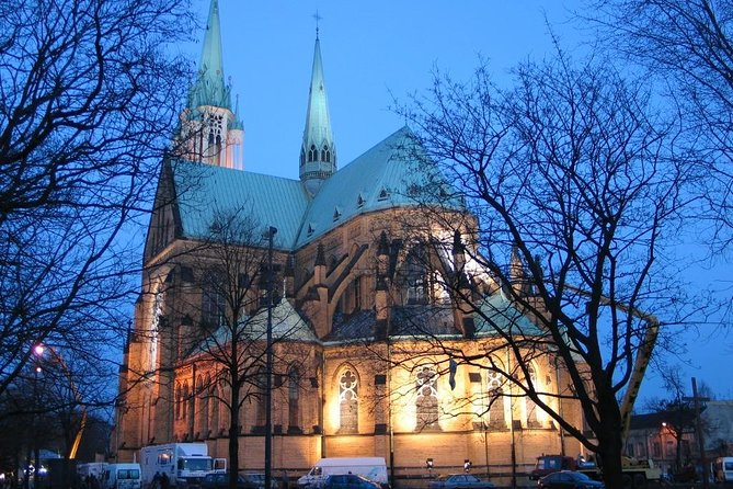 Lodz Old Town Manufaktura Highlights Private Walking Tour - First Stop: Manufaktura