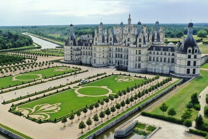 Loire Castles with Wine Tasting Private trip from Paris - Exploring the Loire Castles with a Private Wine Tasting from Paris