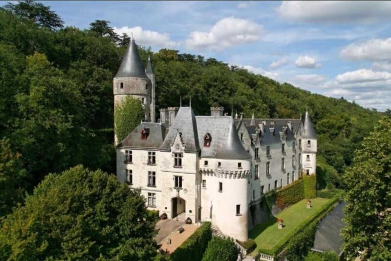 Loire Valley Royal Getaway: E-bike Ride & Stay in a château - Key Points