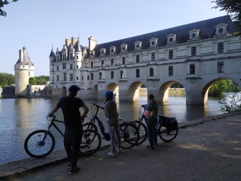 Loire Valley Royal Getaway: E-bike Ride & Stay in a château - The Picnic with a View