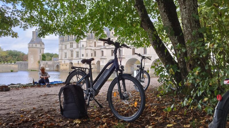 Loire Valley Royal Getaway: E-bike Ride & Stay in a château - FAQ