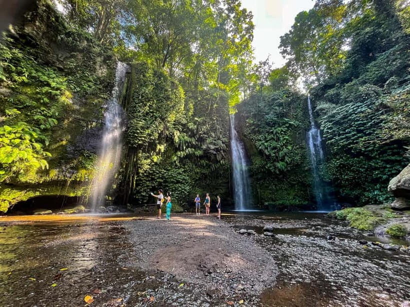 Lombok: Benang Stokel and Kelambu Falls Tour & Beach Sunset - Exploring the Waterfalls: Benang Stokel & Kelambu