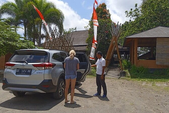 Lombok Private Sightseeing Custom Tour - Key Points