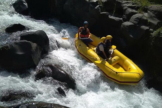 Lombok Rafting with Transport and Lunch - Transport and Group Size