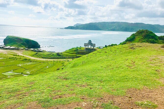 Lombok South Beach and Traditional Village Tour - Transportation and Comfort