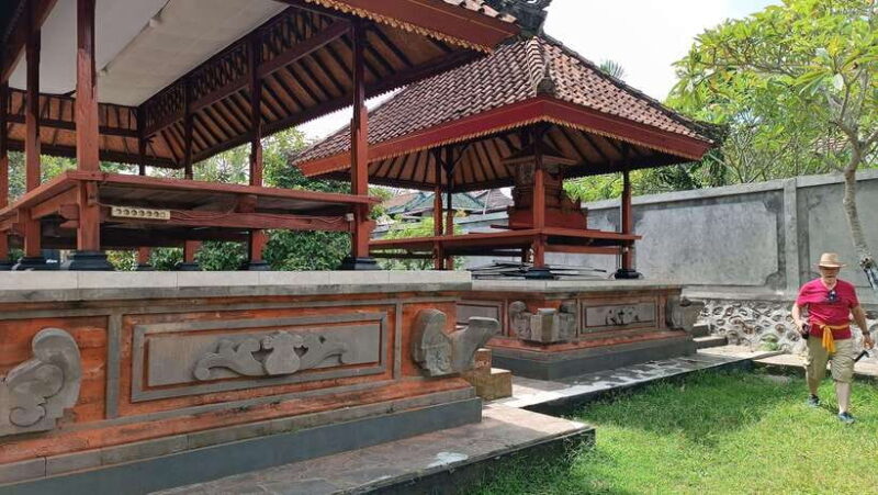 Lombok: The land and the Sasak people of Lombok | Waterfall, water castle - FAQ