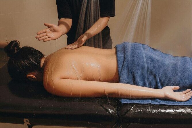 Lomi Lomi Massage & Vichy Shower in Cheltenham, Melbourne - Introducing the Lomi Lomi Massage & Vichy Shower Experience in Cheltenham
