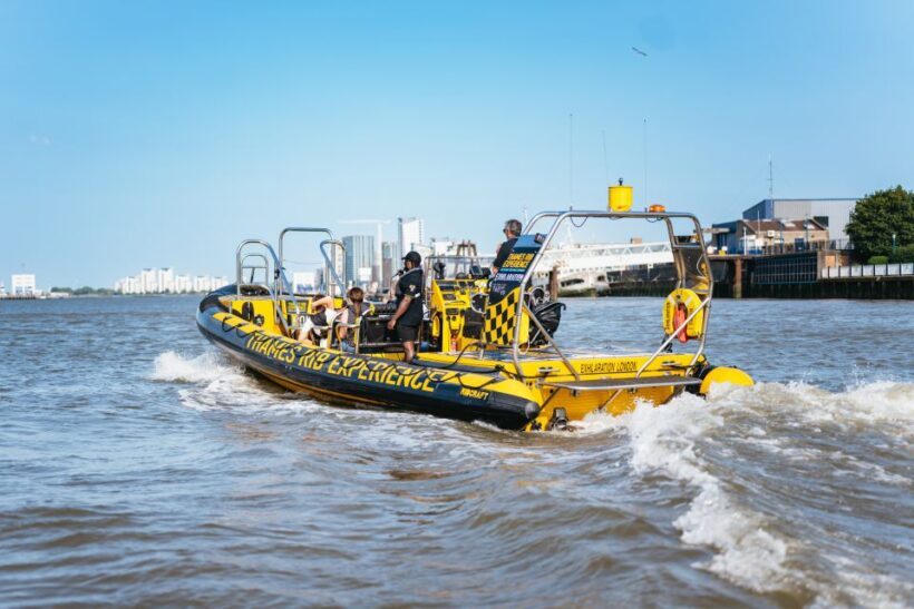 London: 45-Minute Speedboat Sightseeing Tour - The Experience in Detail