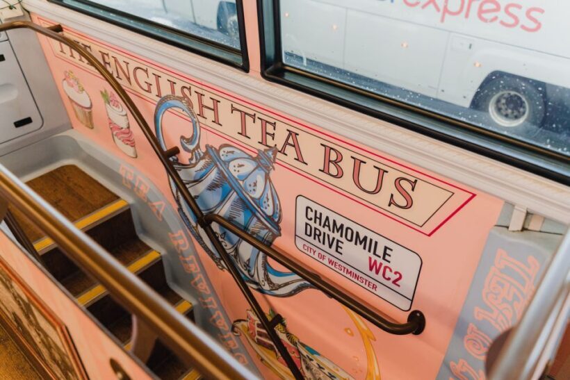 London: Afternoon Tea Bus with a Glass of Prosecco - FAQs