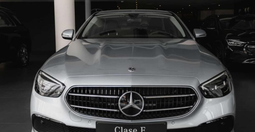 London: Bicester shopping & Oxford Tour - Optional Guided Tour and Additional Insights