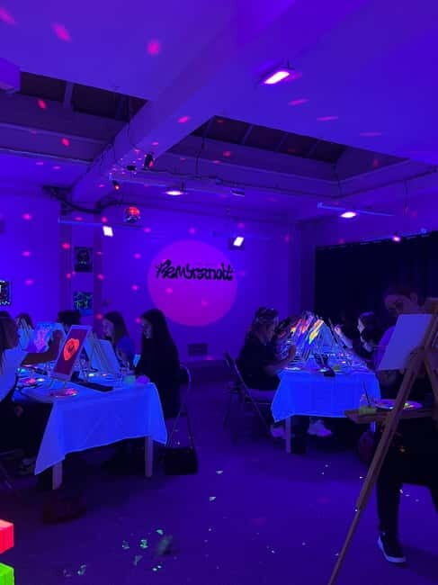 London: Bottomless Sip & Paint in the Dark - FAQ