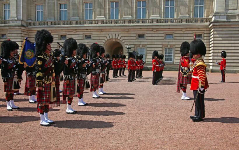 London: Buckingham Palace Changing of the Guard Guided Tour - Practical Tips for Your Tour Experience