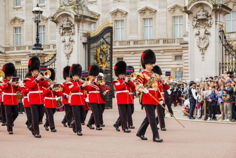 London: Buckingham Palace Entry & Changing of the Guard Tour - An Overview of the Experience