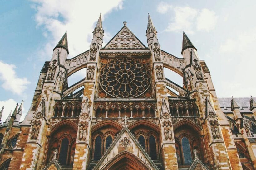 London: Buckingham & Westminster Walking Tour - Key Points