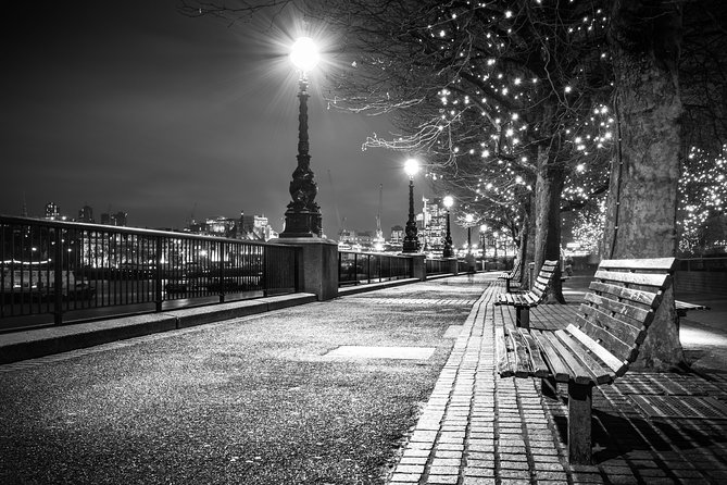 London by Night Bus Tour With Christmas Lights and Live Guide - Weather and Traffic Considerations