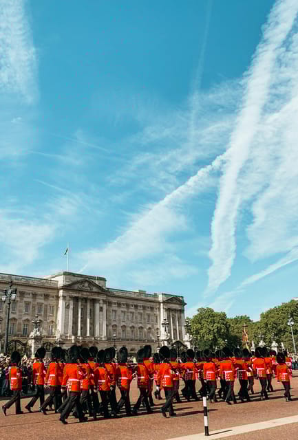 London: Changing of the Guard Experience and Landmarks Tour - London: Changing of the Guard Experience and Landmarks Tour — A Practical Guide for Travelers