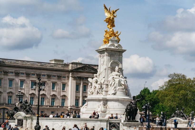 London: Changing of the Guard Tour by Buckingham Palace - Practical Tips for Participants