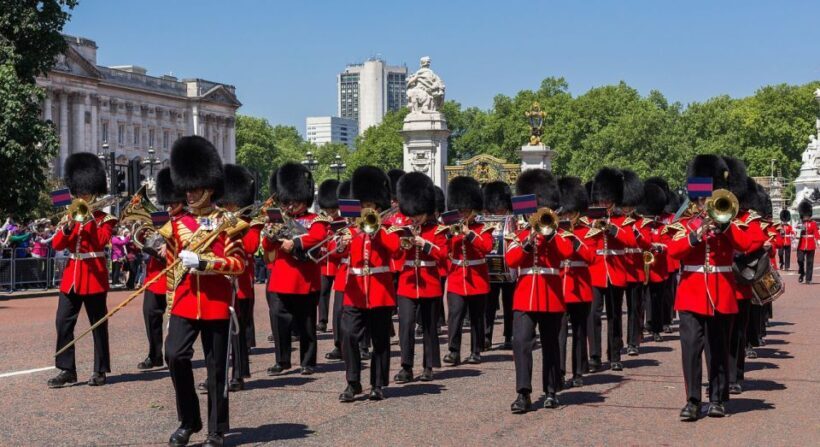 London: Changing of the Guard Walking Tour - Practical Details and Tips