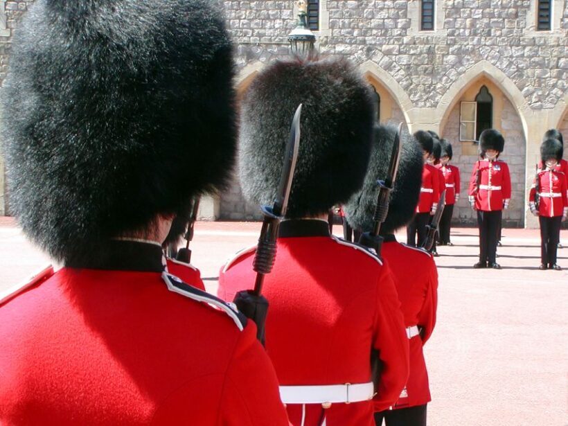 London: Changing of the Guards Ceremony Guided Walking Tour - An Inside Look at the Tour Experience