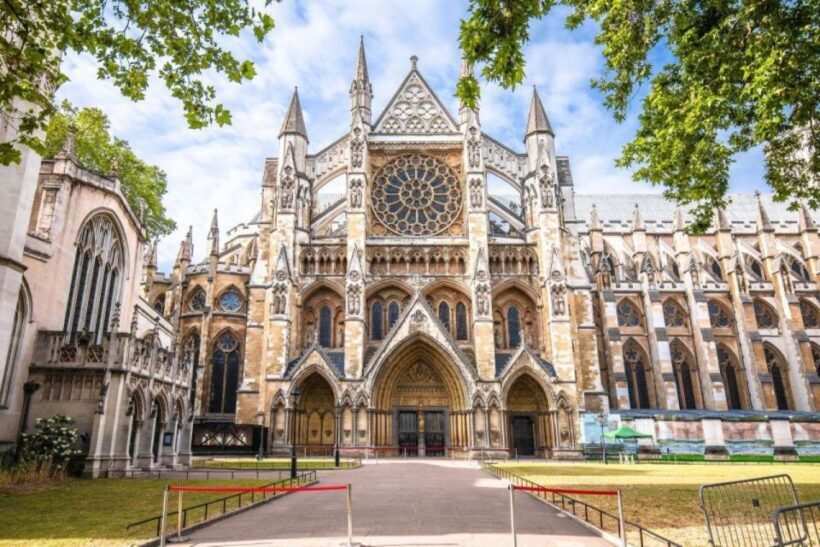 London: chauffeur driven tour - half day self guided - The Sum Up