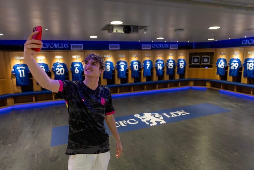London: Chelsea FC Museum and Stamford Bridge Classic Tour - An Introduction to the Chelsea FC Stadium Tour & Museum