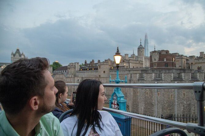 London Christmas Day 1 Day Hop-on Hop-off Bus Tour - FAQs