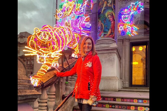 London Christmas Lights Guided Tour by Cab - Comfort and Convenience Onboard