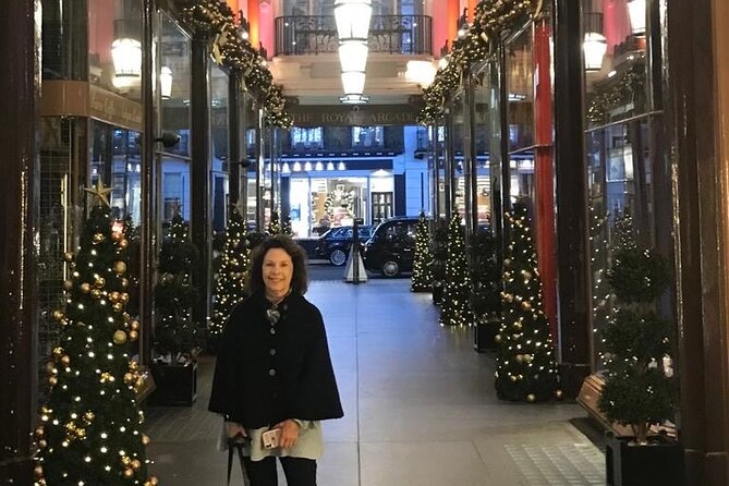 London Christmas Lights Private Tour by Traditional Black Cab - Exploring Londons Christmas Lights