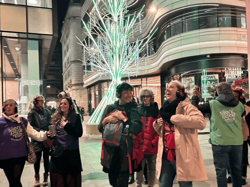 London: Christmas Lights Tour - With Christmas Music - What the Tour Offers