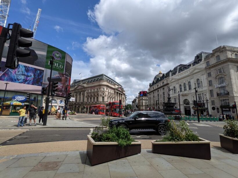 London: Custom Private Tour by Car - FAQs