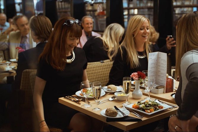 London Dinner Cruise on the Thames River - Iconic Sights Along the Thames