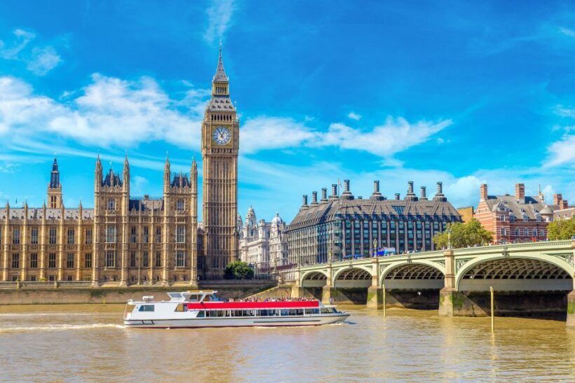 London: Full-Day Sightseeing Bus Tour with River Cruise - The Tower of London and the Beefeater Experience