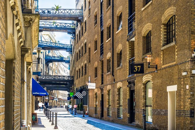 London Gin Safari: A Spirited, Juniper-Fuelled Jaunt - Discovering the Graffiti Zone Experience