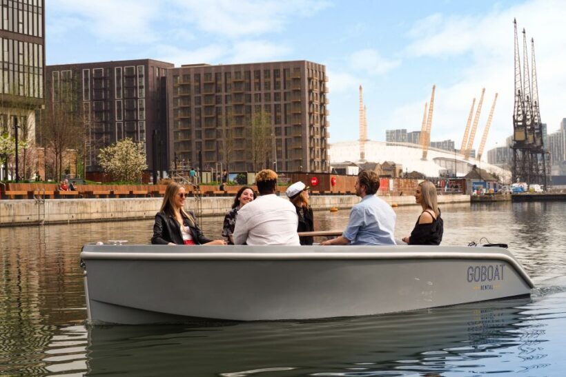 London: GoBoat Rental in Canary Wharf with London Docklands - An In-Depth Look at the GoBoat Experience