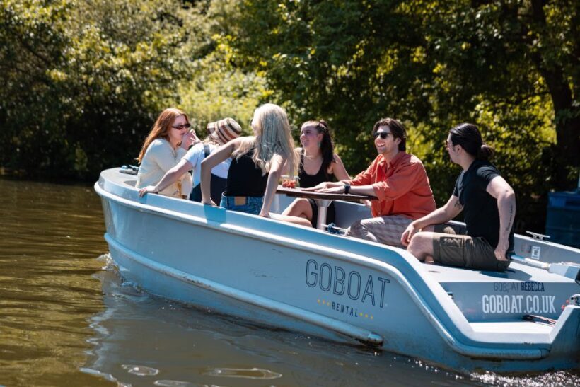 London: GoBoat Rental in Kingston upon Thames - Authentic Moments and Authenticity