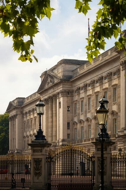 London: Guided Walking Tour & Changing of the Guard - Key Points