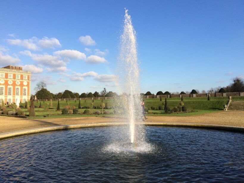 London: Hampton Court Private Guided Tour - Key Points