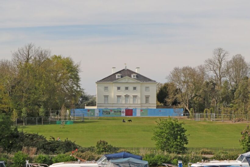 London: Hampton Court to Kew River Thames Cruise - FAQs